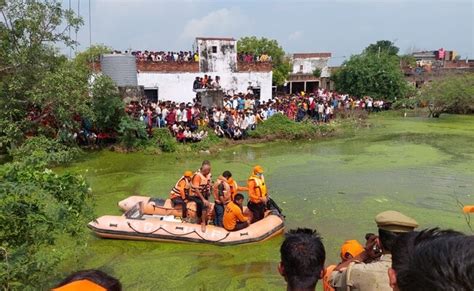 10 Killed As Tractor Trolley Falls Into Pond In Lucknow Press Release