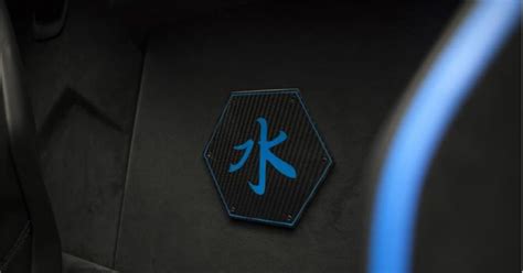 포토 아벤타도르 S 로드스터 에디션 모델 시트에 새겨 넣은 水