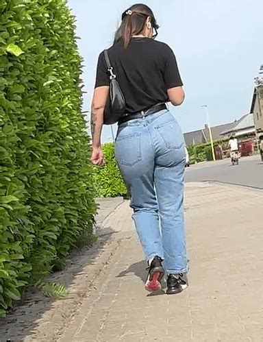Small Waist Big Ass Pretty Face Tight Jeans Forum
