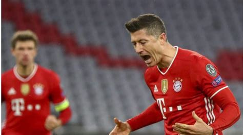 Watch Lewandowski Hat Trick Helps 10 Man Bayern Keep 4 Point Lead