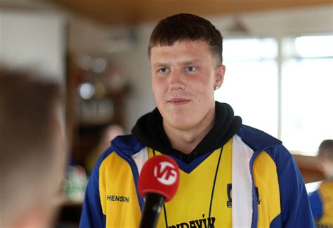 Stinningskaldi Slær í Gegn Víkurfréttir