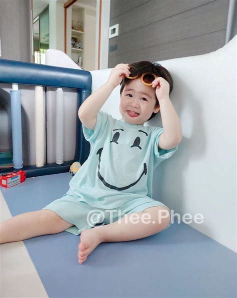 ช่องทางการติดตามสองแฝด Fb Theephee Official Fb Beamkawee Ig Thee Phee