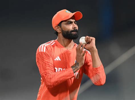 मेरे पिता झूठे हैं बदसलूखी के आरोपों पर Ravindra Jadeja ने तोड़ी