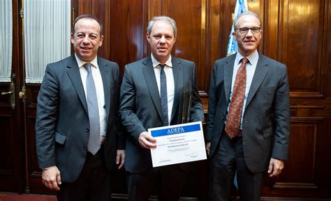 Rosenkrantz Entregó El Premio Adepa Corte Suprema De Justicia De La