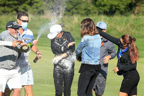 The Best Kiss Ive Ever Had Mel Reid Gets Her Hands On An Lpga