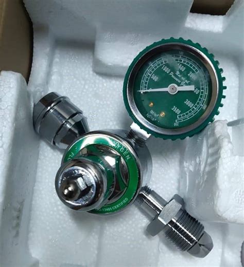 Bull Noseoxygen Regulatorwith Bs Schrader Valve China Oxygen
