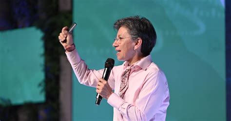 El Trino Borrado De Claudia López Que Causa Rechazo “me Siento En Disney” Infobae