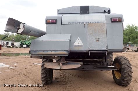 1991 Gleaner R70 Combine In Kinsley Ks Item Dj5720 Sold Purple Wave