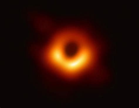 Tarihte ilk kez bir kara deliğin fotoğrafı çekildi Webrazzi