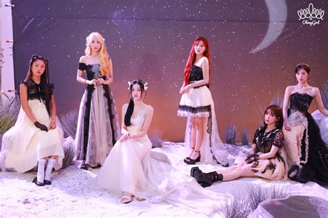 240828 Wm Entertainment Naver Post With Oh My Girl Dreamy Resonance