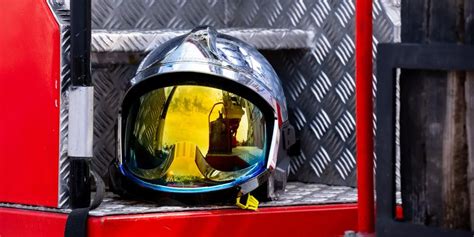 Hérault La Remorque Dun Poids Lourd En Feu Sur Lautoroute