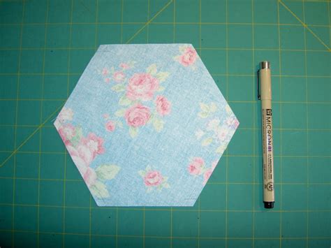 Hexagons Tutorial Preparing To Sew Artquiltmaker Blog