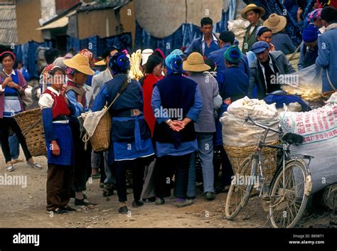 Chinese People Bai People Bai Ethnicity Ethnic Minority Vendor