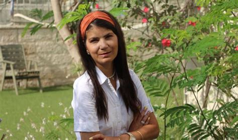 Liat C On Linkedin ליאת כהן הצעירה שמחזיקה משפחות של בני הגיל השלישי על כתפיה