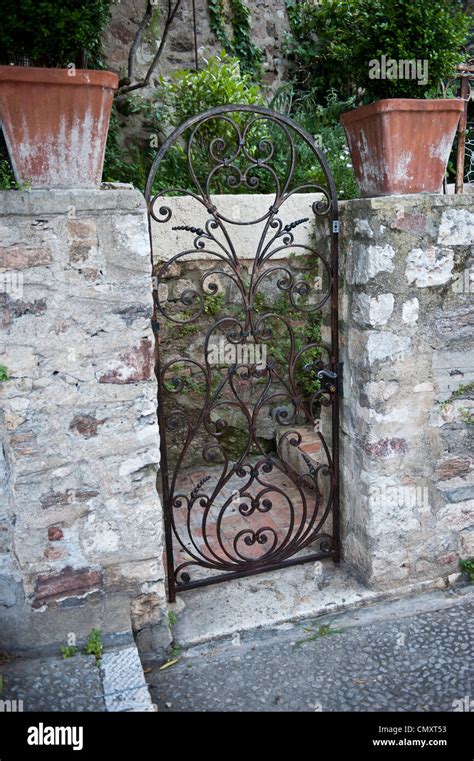 A Vignette Design On A Residential Building Stock Photo Alamy