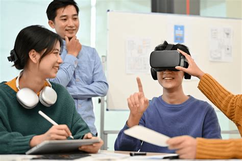 The Benefits Of Hiring A Software Development Team For Smes In
