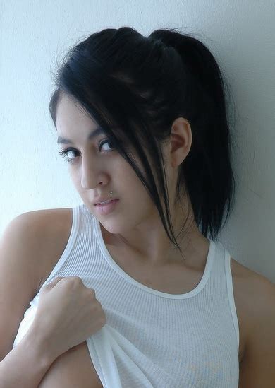 Artis Seksi Bispak ~ Berita Artis Hot
