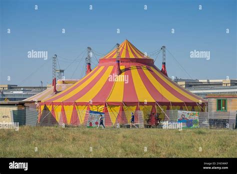 Zirkus Cabuwazi Flughafen Tempelhof Tempelhofer Feld Tempelhof