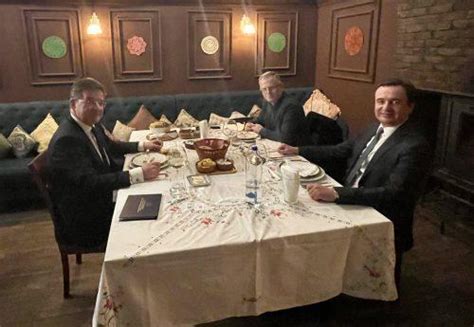 Çka E Lidh Albin Kurtin Me Ridvan Muharremin Klan Kosova