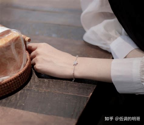 2023年七夕情人节有什么高级、小众而有设计感的珠宝首饰送给女友男友 ？有哪些有祝福守护和转运效果的手链推荐 有哪些可以作为护身符的手链
