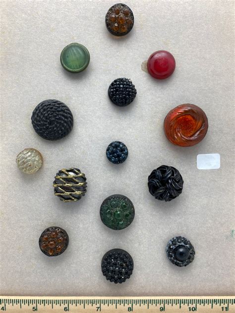 Lot Detail Plastic Buttons