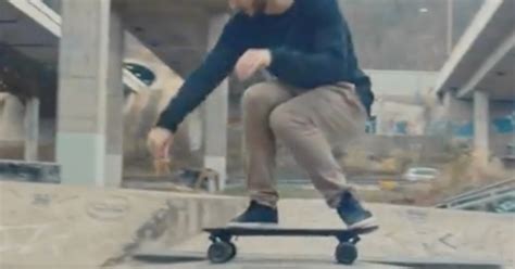 Meet Lou An Electric Skateboard That Lets You Travel At 20 Miles Per