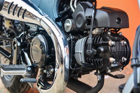 Cận cảnh Honda Dax ST125