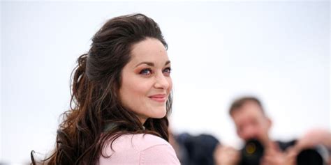 Festival De Cannes 2023 Marion Cotillard Fait Sensation Dans Un Mini