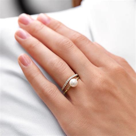 Gold Ring With Freshwater Pearl Klenota