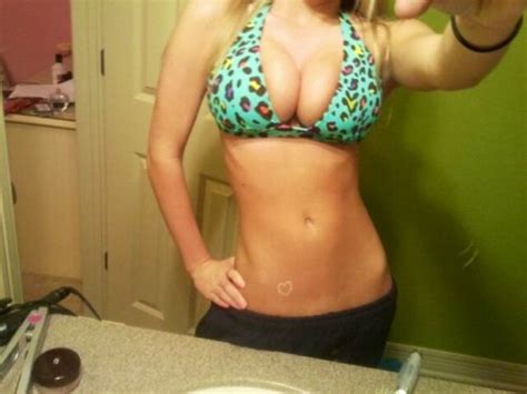 Girls With Sexy Hip Bones