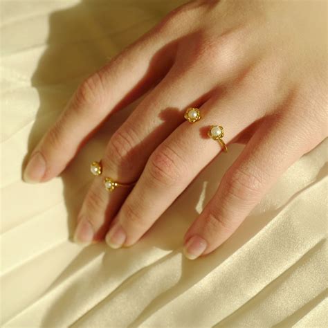 홀리데이가이드 빛나는 마음을 담은 주얼리 감도 깊은 취향 셀렉트샵 29cm