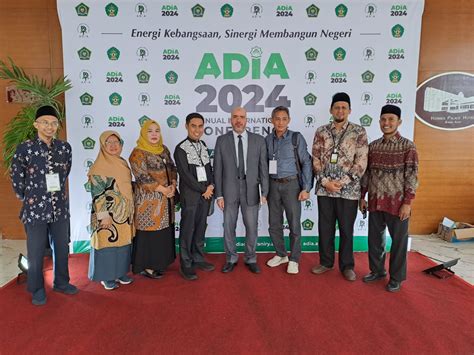 Dosen Bsa Uin Alauddin Makassar Dr Khairuddin Terima Sertifikat