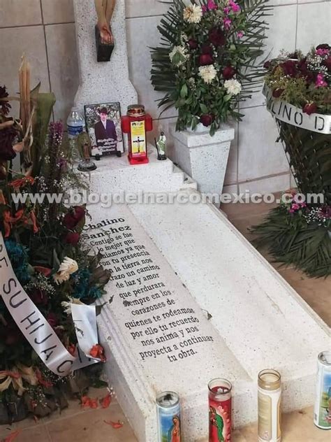 Hace años fue ejecutado Chalino Sanchez en Culiacán Sinaloa este video muestra cómo leyó su