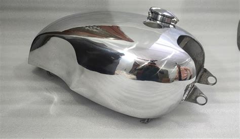 New Vincent HRD Alloy Aluminium Polished Gas Fuel Petrol Tank With Knee