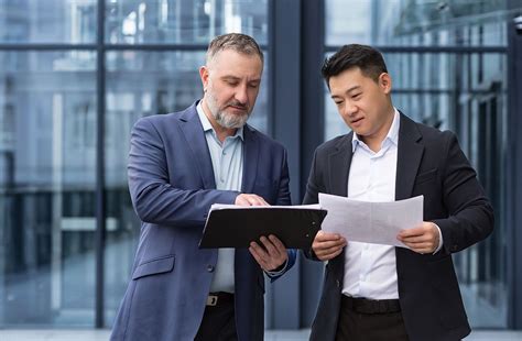 Understanding The Difference Between Recognizing And Rewarding Your People