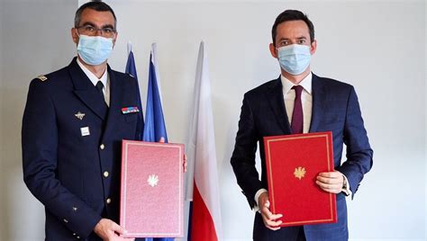 Gen Błazeusz zapowiada szybkie podpisanie umowy na satelity od Francji KOMENTARZ Space