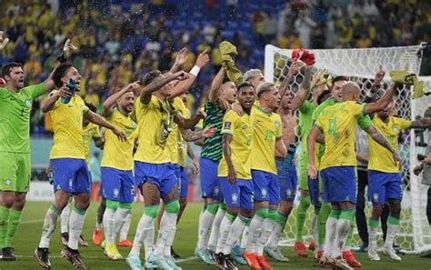 الكشف عن حكم مباراة البرازيل وكرواتيا في ربع نهائي كأس العالم 2022