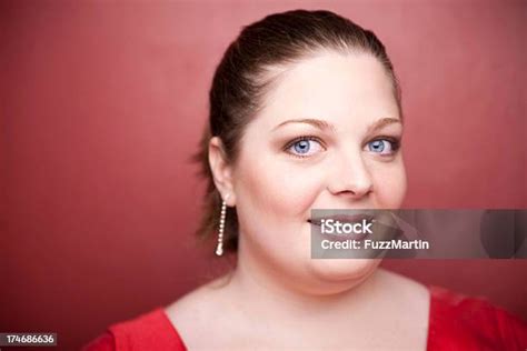 Plus Model Berukuran Foto Stok Unduh Gambar Sekarang 20 24 Tahun