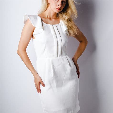 Vestido Branco Makenji Manga Babado