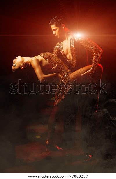 현대 댄스 8 994개가 넘는 로열티 프리 라이선스 대상 스톡 사진 Shutterstock
