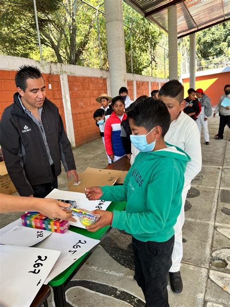 Entrega De Juguetes En Comunidad Indígena De Otzolotepec — Título De Tu