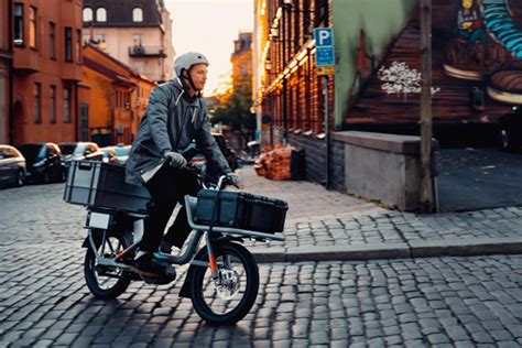 Cake Rolls Out Its First Pedal Equipped Cargo Ebike With The Åik