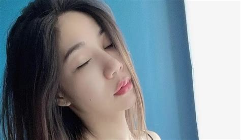 Cerita Dewasa Ngentot Ketika Tante Leni Sedang Sange Melampiaskan Rasa Pengen Nya Ke Seorang