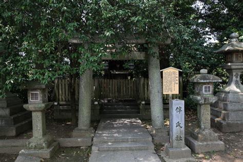 東向観音寺五輪塔伴氏社ともうじしゃ石鳥居