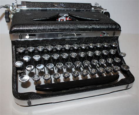 Bargain Johns Antiques Royal Deluxe Portable Typewriter 1937
