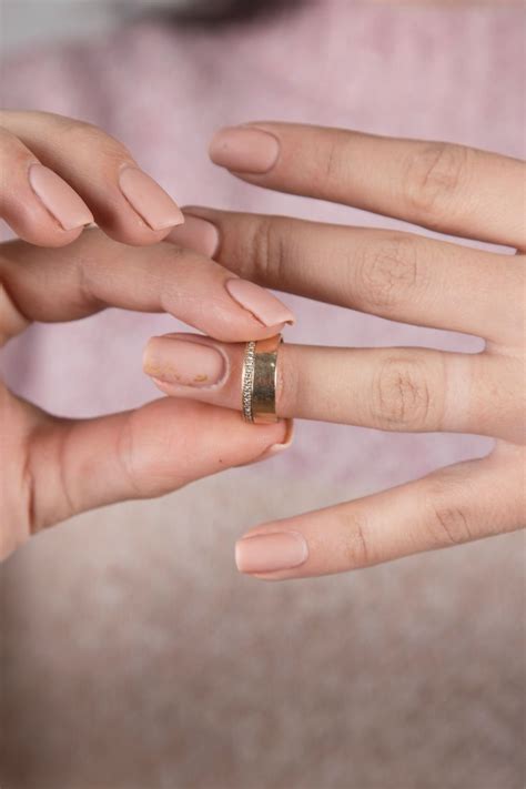 13 Heartbreaking Reasons Married Women Regret Getting Married