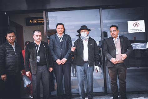 १२ दिनको उपचारपछि पोखरा फर्किए मेयर आचार्य Nepal Daily