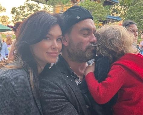 Who Is Johnny Galecki Wife Morgan Galecki Are They Secretly Married