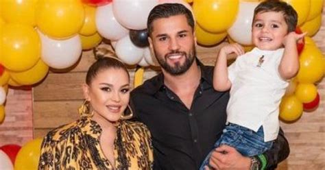 Деси Слава и бащата на малкия й син отново сияят заедно на рождения ден на малкия Борис СНИМКИ