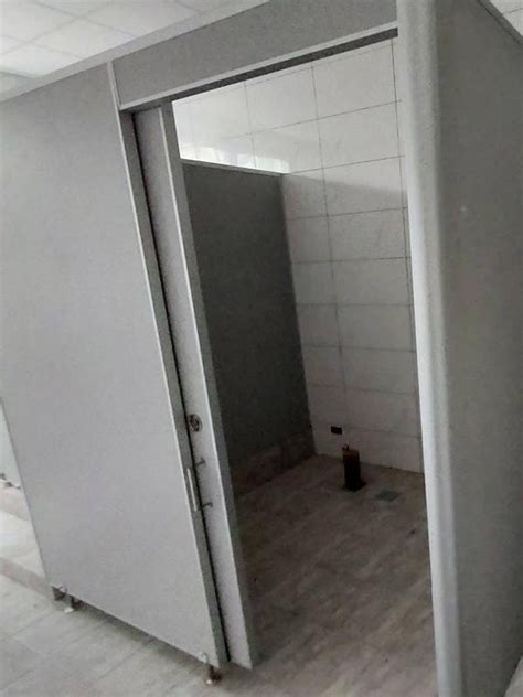 寶錸有限公司 搗擺隔間淋浴拉門玄關門實木門防火門室內門鋁門窗採光罩等